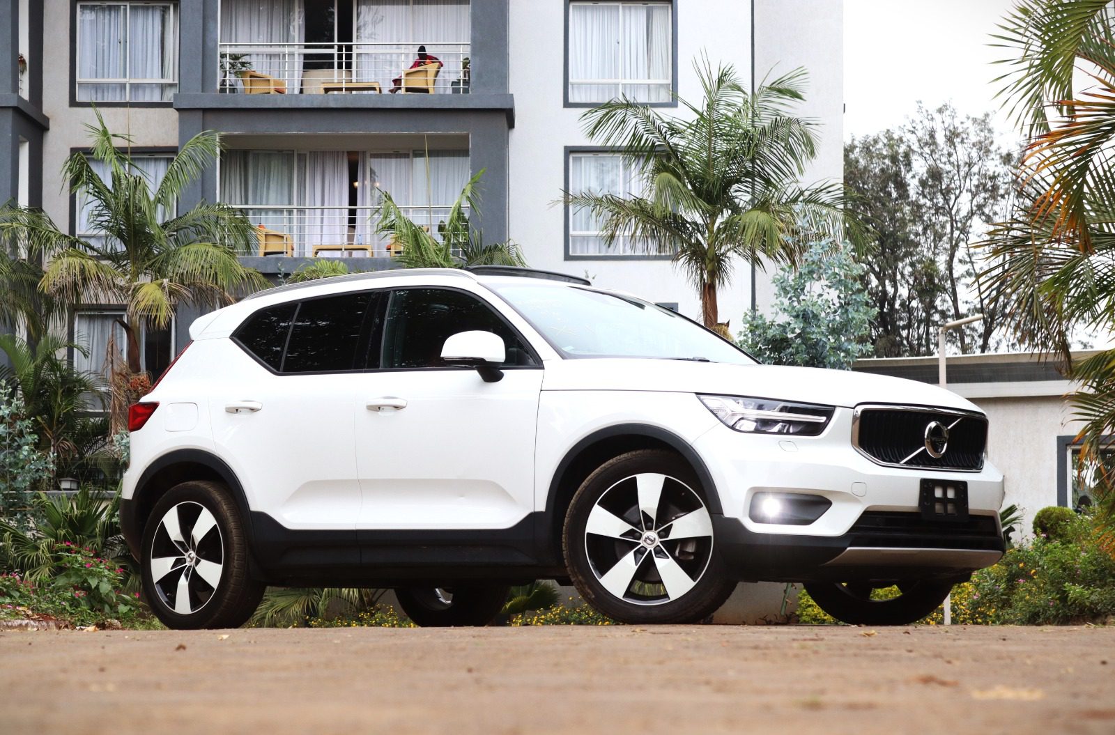 2018 Volvo XC40 T4 – Bold, Compact & Premium in Elegant White ⚪🚙 | Now ...